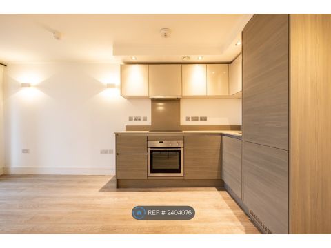 1 bed flat to rent in Premier House, Edgware HA8, £1,410 pcm - Zoopla