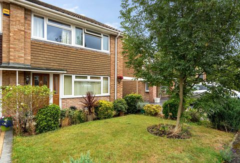 3 bed detached house for sale in Springfield Close, The Reddings ...