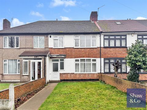 Fern Lane, Heston TW5, 3 bed terraced house for sale, £574,950 - Zoopla