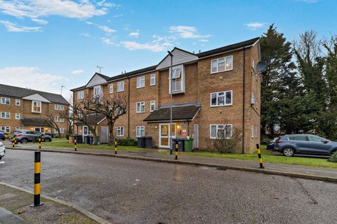 Quilter Close, Luton LU3, 2 bed flat for sale, £161,000 - Zoopla