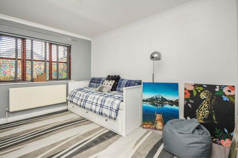 Chinbrook Road, London SE12, 1 bed flat for sale, £245,000 - Zoopla
