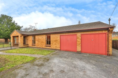 Woodyard Lane, Nottingham NG8, 3 bed detached bungalow for sale, £ ...