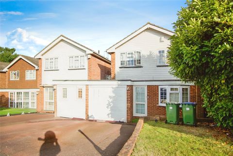 4 bed link detached house for sale in Vicarage Close, Erith, Kent DA8 ...
