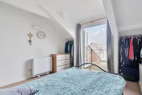 3 bed flat for sale in Flat 9, 22 Fore Street, Hayle, Cornwall TR27, £ ...