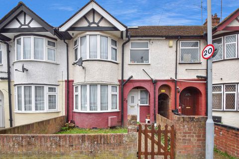 Runfold Avenue, Luton, Bedfordshire LU3, 3 bed terraced house for sale ...