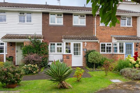 Spring Gardens, Dorking RH4, 3 bed terraced house for sale, £600,000 ...