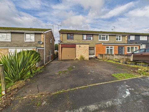 Fircroft Close, Tilehurst, Reading RG31, 4 bed semi-detached house for ...
