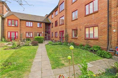 Crown House, Melksham SN12, 2 bed flat for sale, £125,000 - Zoopla