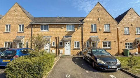 Hubbards Close, Uxbridge UB8, 2 bed property for sale, £399,950 - Zoopla