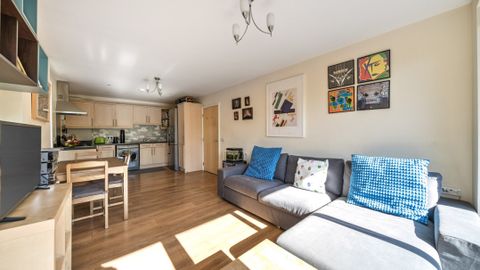 Tarves Way SE10, 2 bed flat for sale, £152,250 - Zoopla