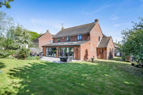 Old London Road, Milton Common OX9, 4 bed detached house for sale, £ ...