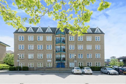 4 bed flat for sale in North Row, Milton Keynes, Buckinghamshire MK9, £ ...