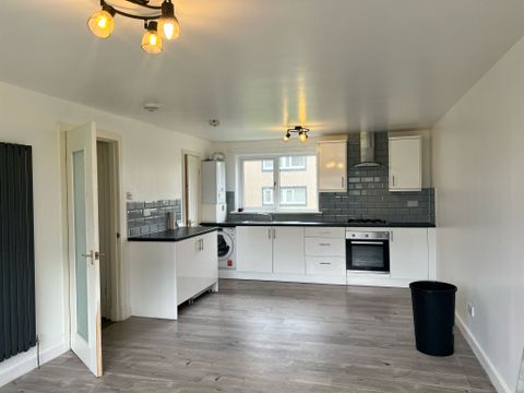 2 bed flat to rent in Calder Gardens, Edinburgh EH11, £1,300 pcm - Zoopla