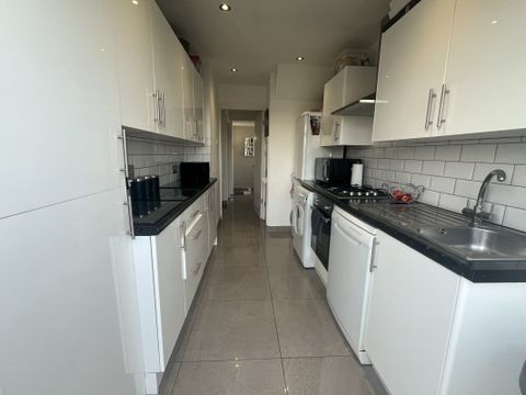 2 bed terraced house for sale in Bretons, Basildon SS15, £315,000 - Zoopla