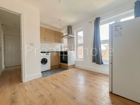 King Street, Luton LU1, 2 bed property to rent, £1,150 pcm - Zoopla