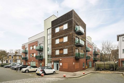1 bed flat for sale in Evan Cook Close, London SE15, £375,000 - Zoopla