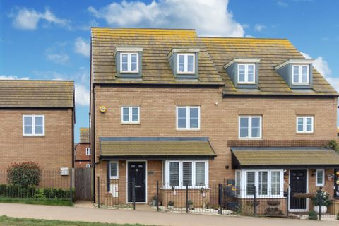 4 bed semi-detached house for sale in Driver Way, Wellingborough NN8, £ ...