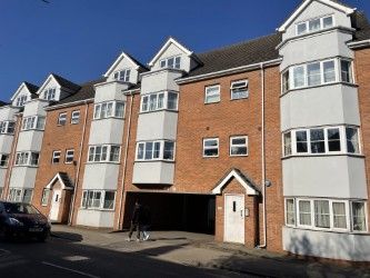 1 bed flat to rent in Queens Road, Nuneaton CV11, £750 pcm - Zoopla