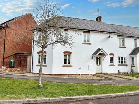 3 bed end terrace house for sale in Marlott Road, Gillingham SP8, £ ...