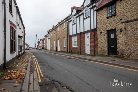 Wood Street, Royal Wootton Bassett 7 SN4, 1 bed flat for sale, £145,000 - Zoopla