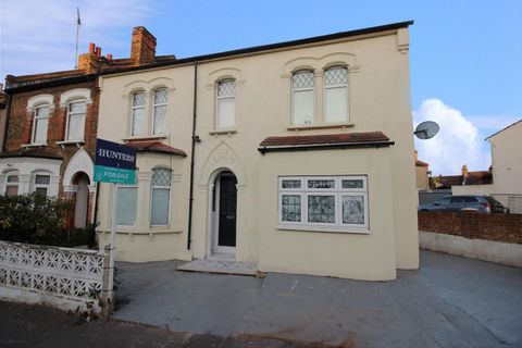 3 bed end terrace house for sale in Chestnut Rise, London SE18, £ ...