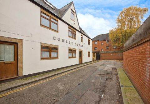 Cowley Court, West Street, Leytonstone, London E11, 2 bed flat to rent ...