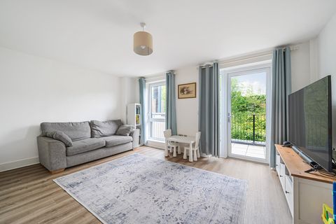 Trevor Roper Close, Ilford, London IG1, 3 bed flat for sale, £191,250 ...