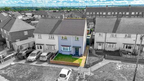 Hall Crescent, Aveley RM15, 3 bed semi-detached house for sale, £ ...