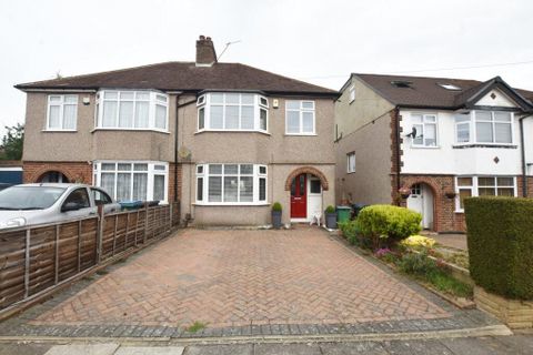 Westfield Avenue, Watford, Hertfordshire WD24, 3 bed semi-detached ...