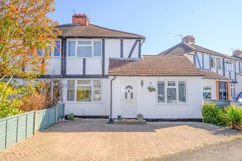 Bois Hall Road, Addlestone KT15, 4 bed semi-detached house for sale, £ ...