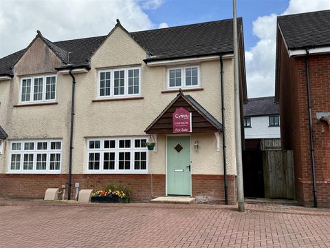 Clos Maes Rhedyn, Gorslas, Llanelli SA14, 3 bed semi-detached house for ...