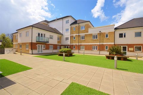 Hales Court, Ley Farm Close, Watford WD25, 2 bed flat for sale, £ ...