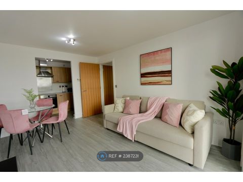 Room to rent in Mason Way, Birmingham B15, £550 pcm - Zoopla