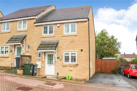 Staincliffe Drive, Keighley, West Yorkshire BD22, 3 bed semi-detached ...
