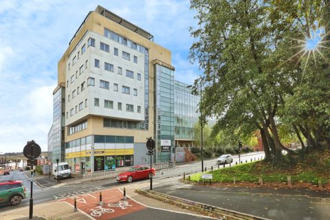 Bramall Lane, Sheffield S2, 2 bed flat for sale, £90,000 - Zoopla