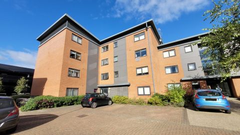 2 bed flat to rent in Marshall Road, Banbury, Oxon OX16, £1,100 pcm ...