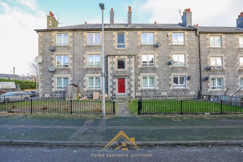 3 bed flat for sale in 9A Seaton Drive, Aberdeen AB24, £75,000 - Zoopla