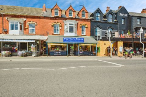 High Street, Mablethorpe LN12, 8 bed terraced house for sale, £100,000 ...