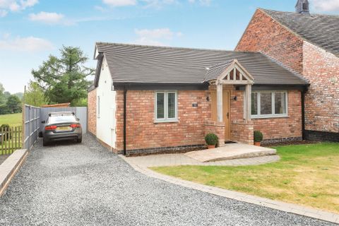 Penncroft Lane, Penn Common, Wolverhampton WV4, 2 bed semi-detached ...