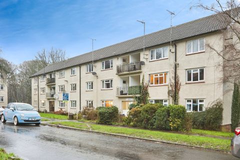 West Park Drive East, Leeds LS8, 3 bed flat for sale, £140,000 - Zoopla