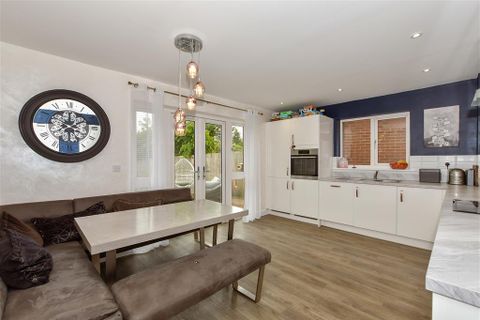 Collier Street, Yalding, Maidstone, Kent ME18, 3 bed detached house for ...
