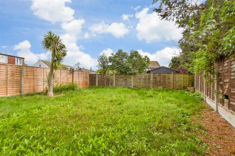 Marsh View, Palmarsh, Hythe, Kent CT21, 3 bed semi-detached house for ...