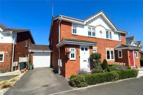 Hawker Road, Ash Vale, Surrey GU12, 3 bed semi-detached house for sale ...