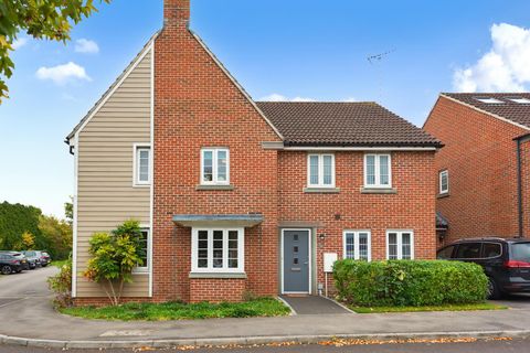 Kew Close, Basingstoke RG24, 3 bed semi-detached house for sale, £ ...