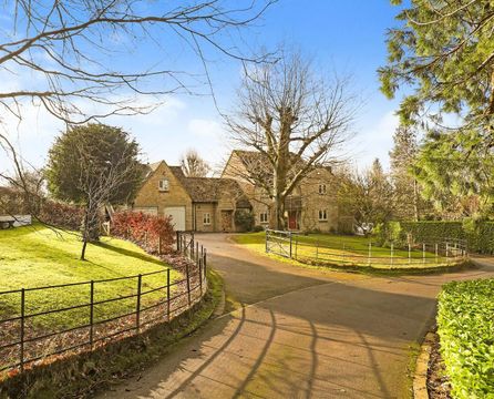 5 bed detached house for sale in Moor Court, Rodborough Common, Stroud ...