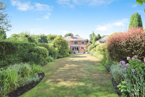 Birmingham Road, Blakedown, Kidderminster DY10, 3 bed semi-detached ...