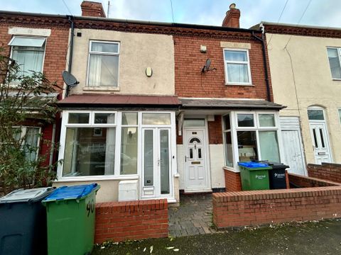 Gladys Road, Smethwick B67, 2 bed terraced house to rent, £1,000 pcm ...