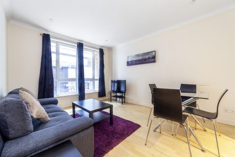 1 bed flat to rent in Monument Street, London EC3R, £2,000 pcm - Zoopla