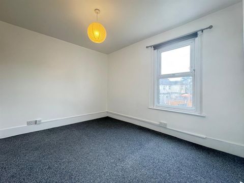 2 bed end terrace house to rent in Dock Road, Grays RM17, £1,525 pcm - Zoopla