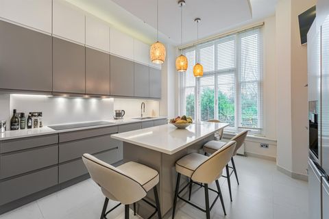 Chalcot Gardens, Belsize Park, London NW3, 3 bed flat for sale, £ ...